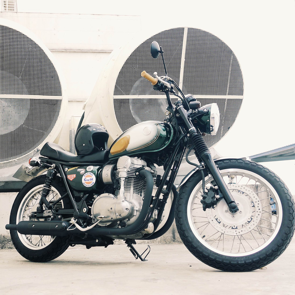 Custom Kawasaki W800 by Custom Burner - Custom Burner